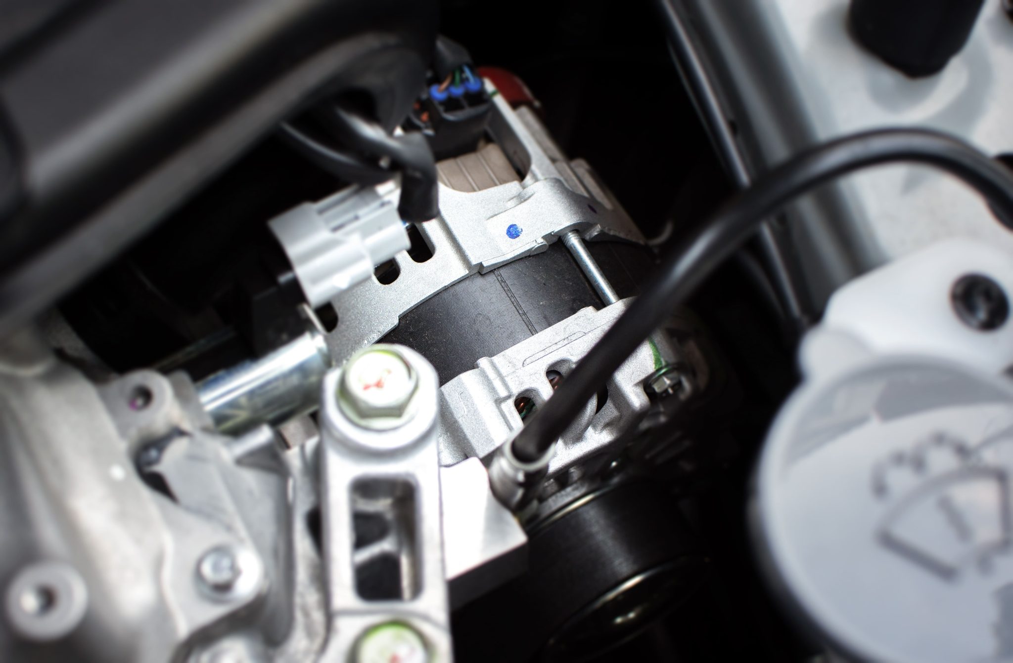 Difference Between Starter and Alternator Explained